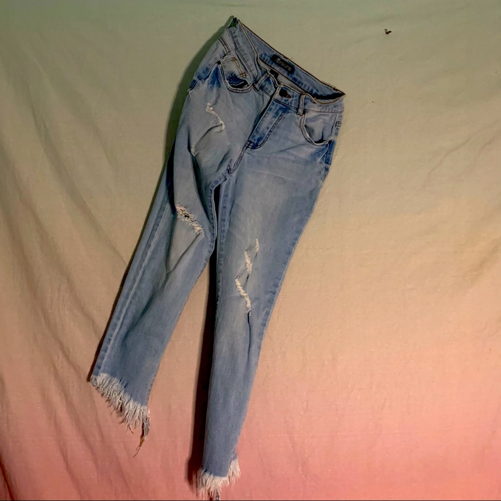 Distressed Cut Off Jeans - Gem